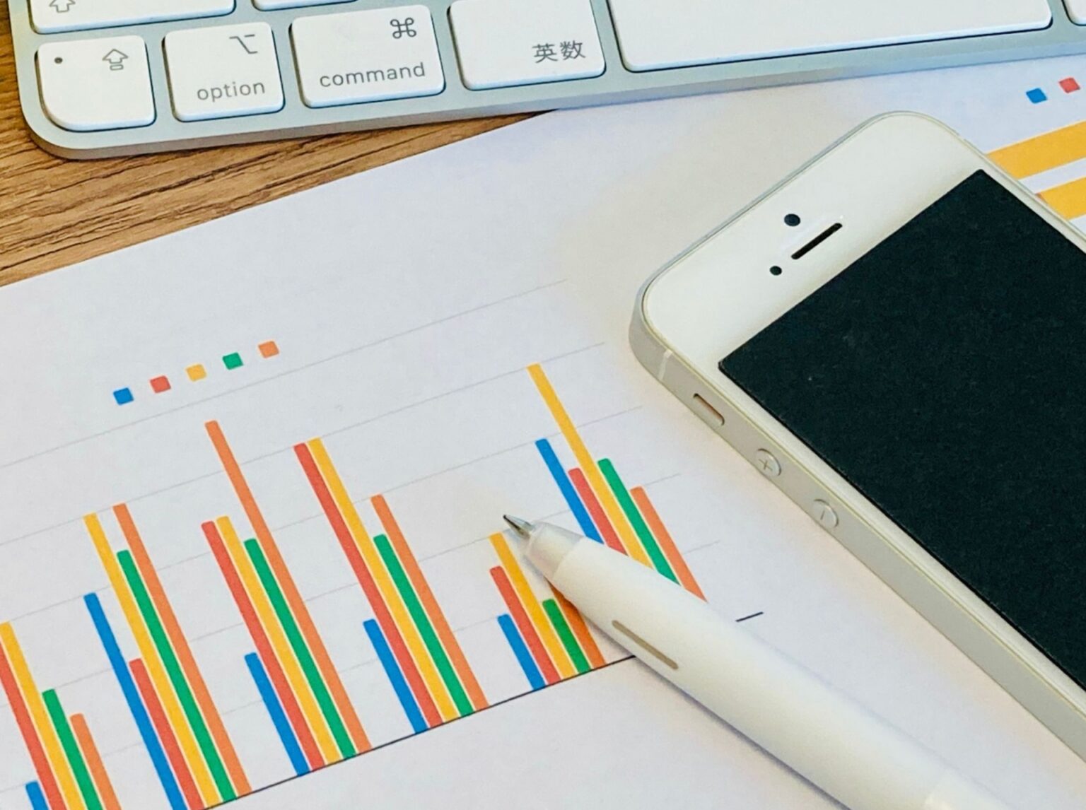 DAUとは？ WAU・MAUとの違いから活用方法まで解説